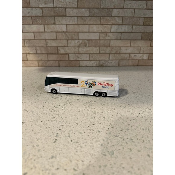 MATCHBOX | Toys | 999 Big Movers Famous Rigs And Buses Walt Disney ...